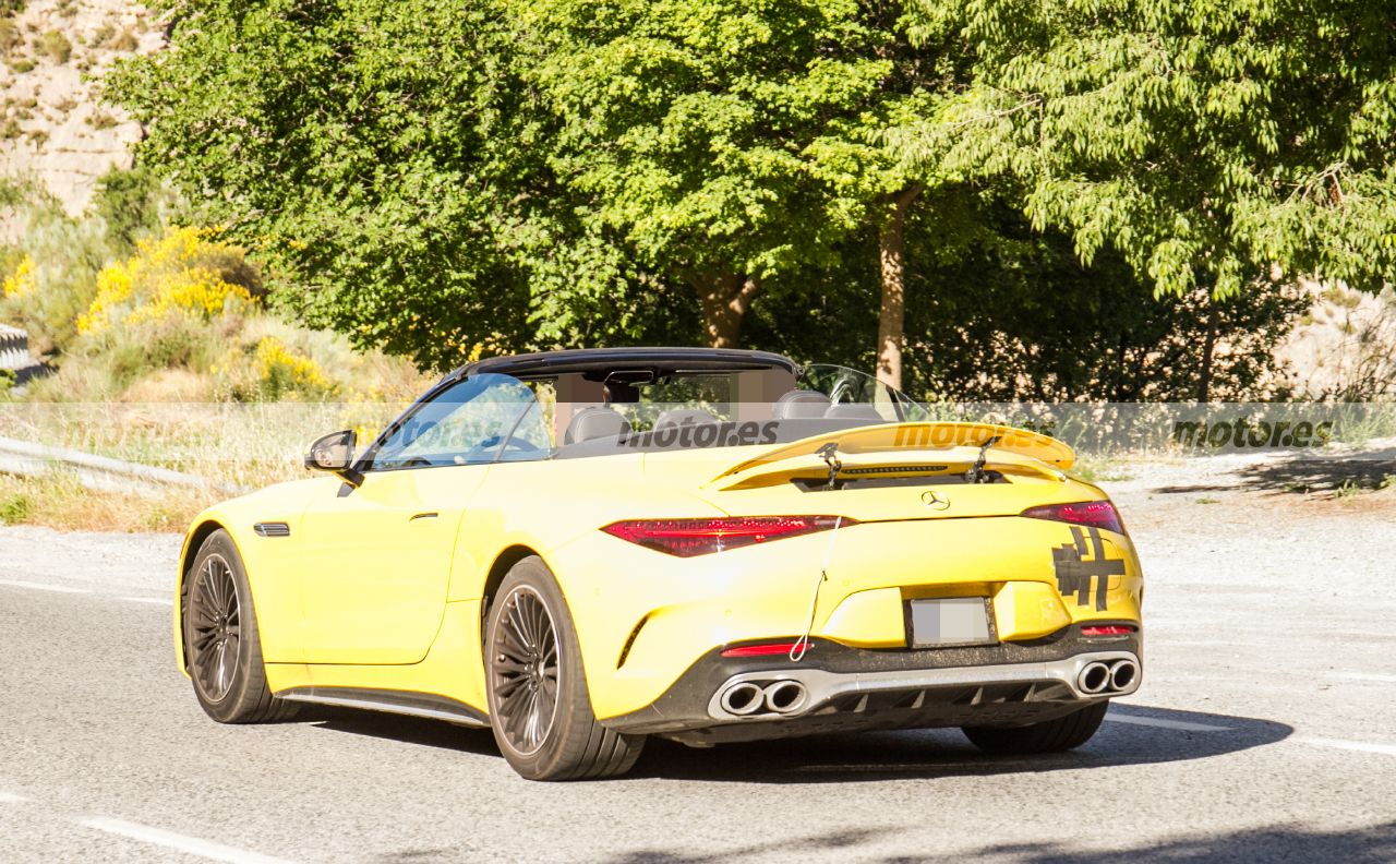 El Mercedes-AMG SL 53 PHEV, al desnudo en estas fotos espía