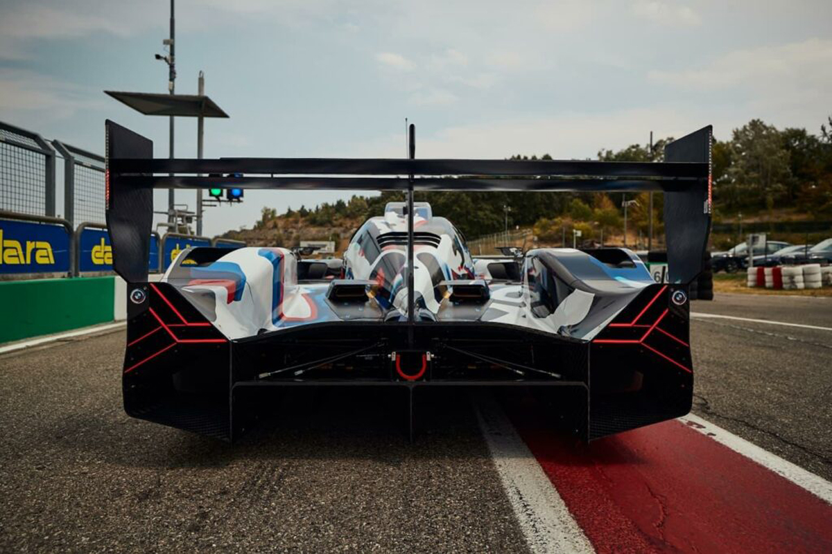 El BMW M Hybrid V8 LMDh completa su primer test en pista en Varano