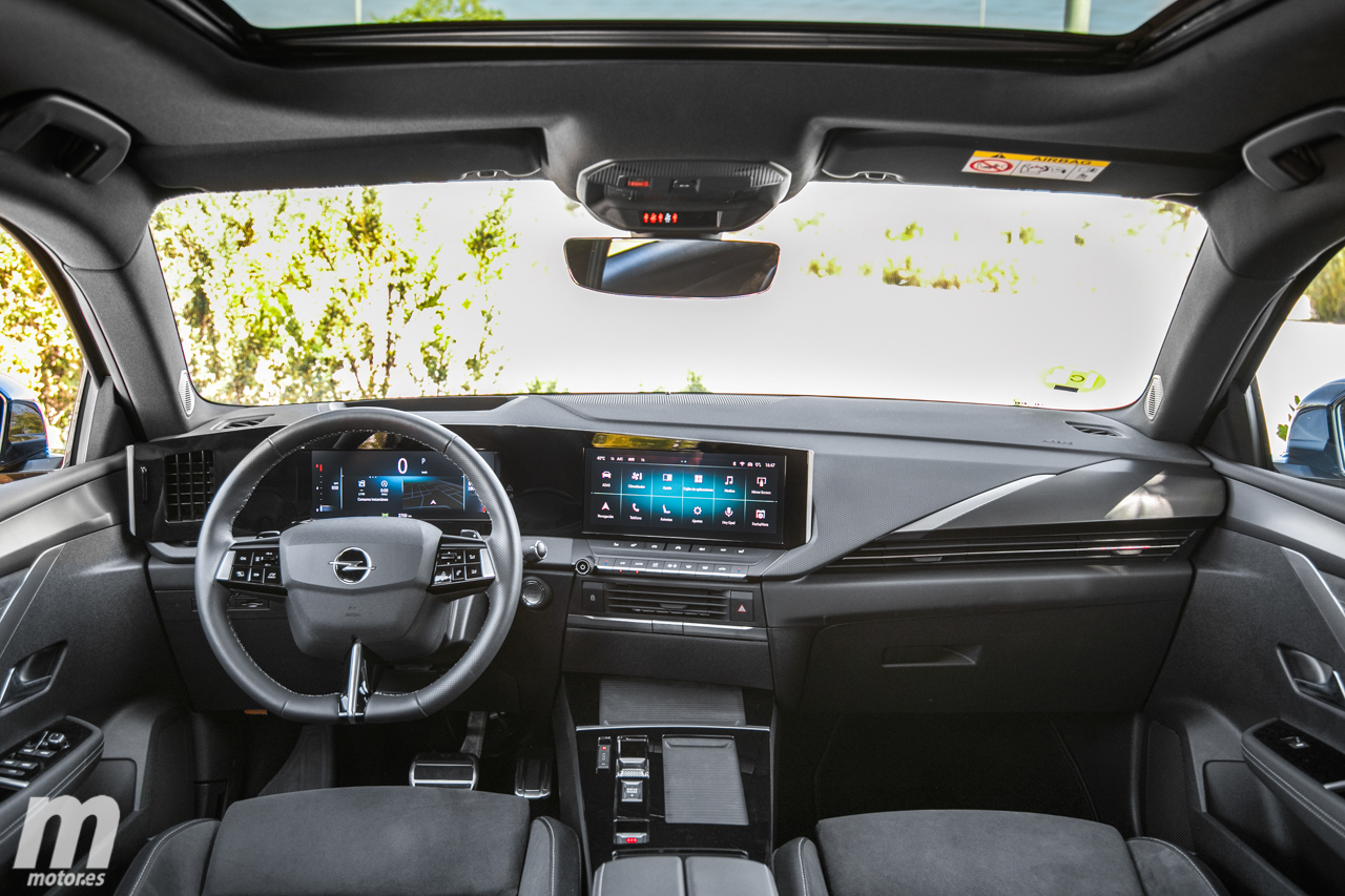 Prueba Opel Astra Ultimate 1.2T 130 CV, práctico y eficaz