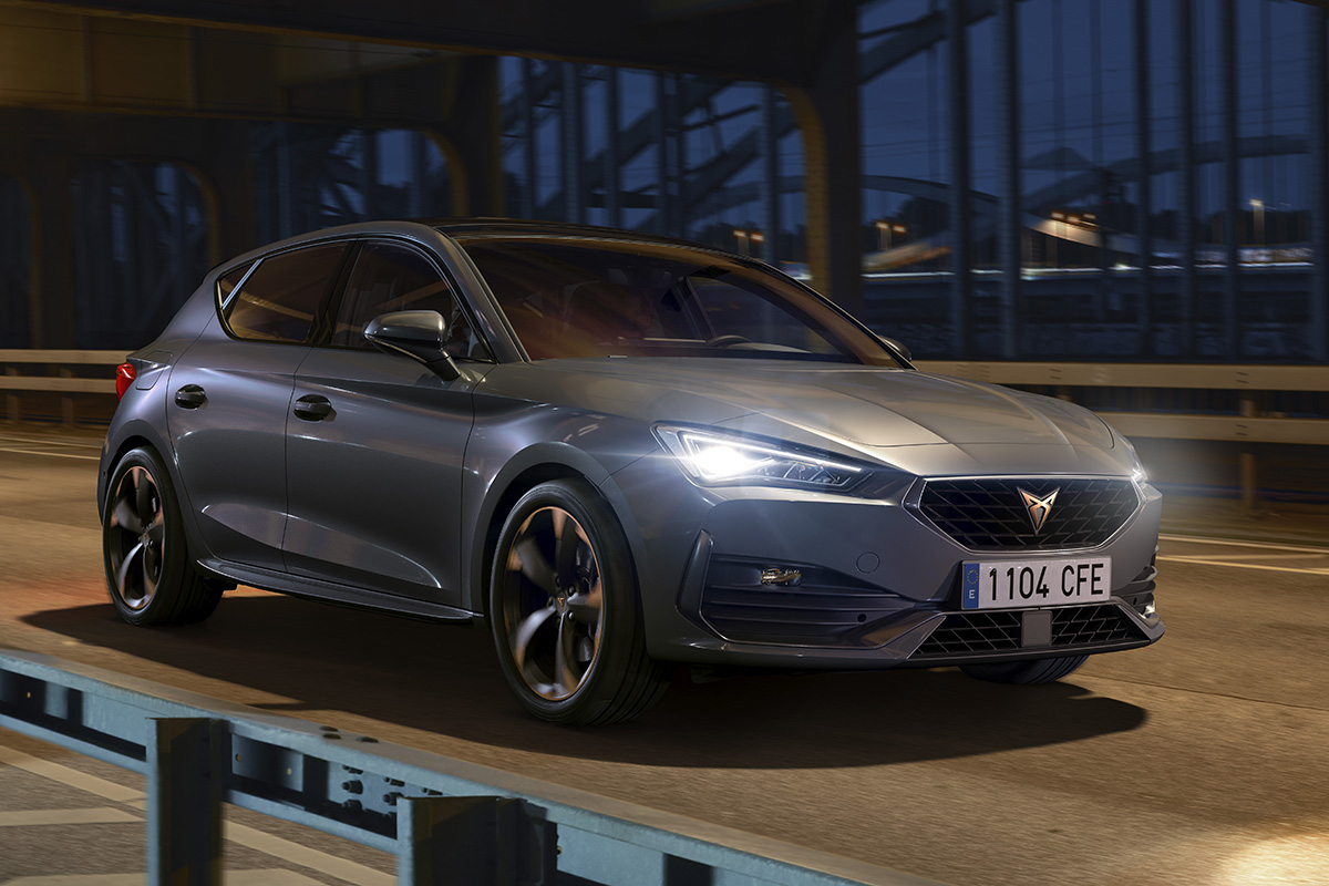 El CUPRA León estrena un motor de 150 CV, este es su precio y su ...