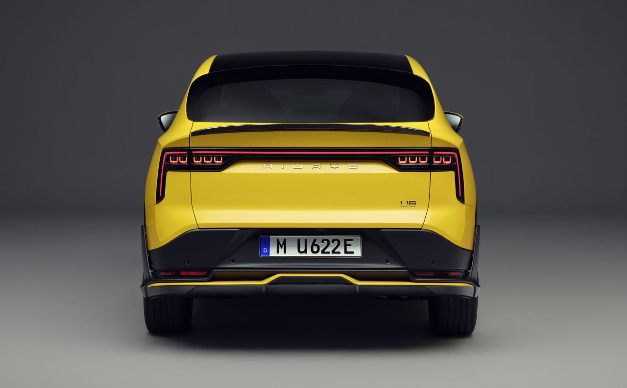 Llega el nuevo AIWAYS U6, un crossover 100% eléctrico, deportivo y ...
