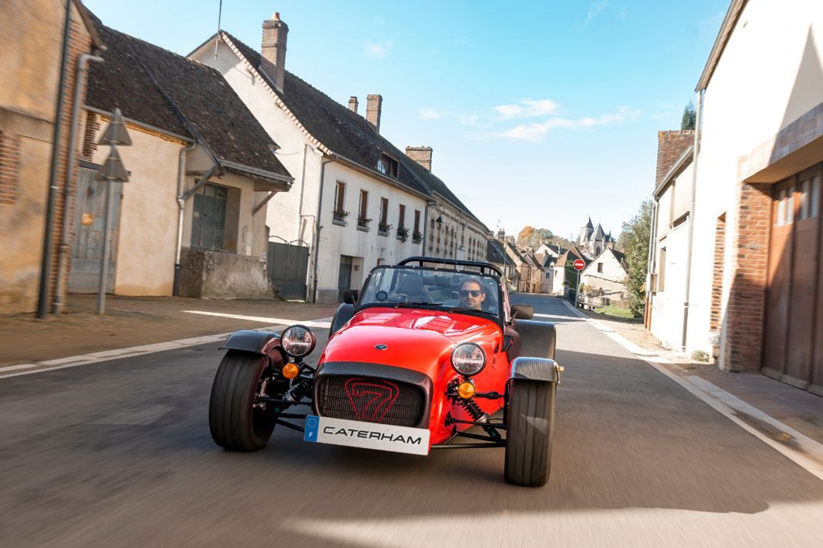 Llega el Caterham Seven 340, un nuevo deportivo muy ligero de armas tomar﻿