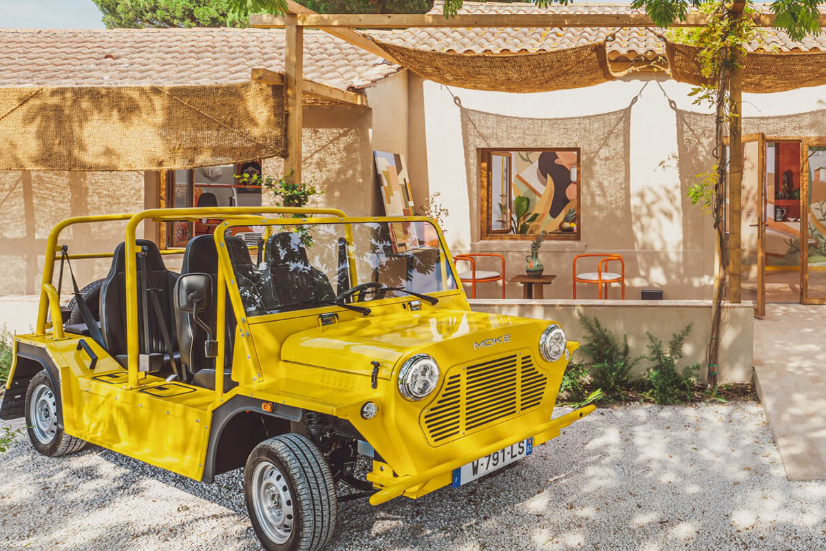 El clásico Moke británico renace convertido en un coche eléctrico ya a ...