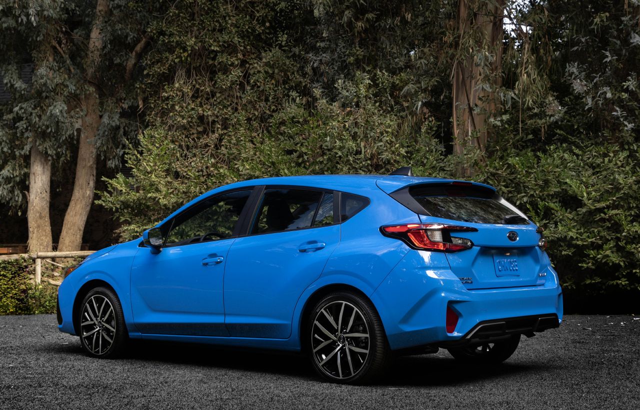 Subaru Impreza 2024, el nuevo compacto japonés debuta más deportivo y ...