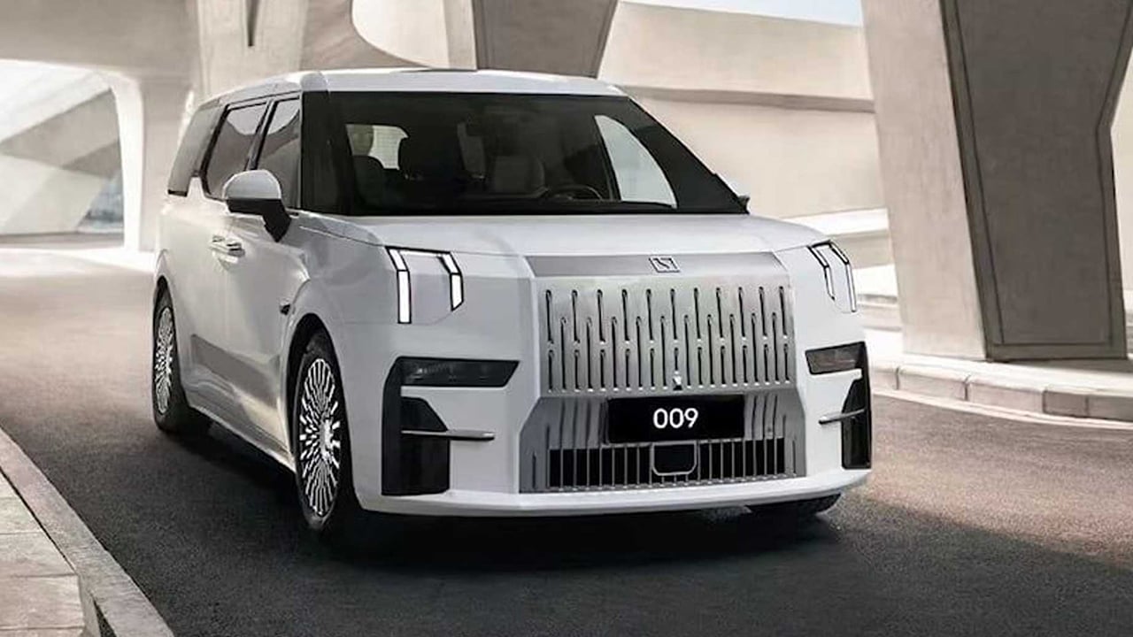 Zeekr 009, debuta un monovolumen 100% eléctrico con hasta 822 km de ...