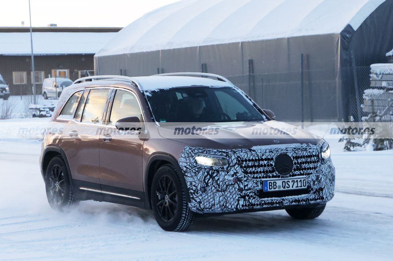 El Mercedes GLB Facelift descubre su nueva imagen en las pruebas de ...