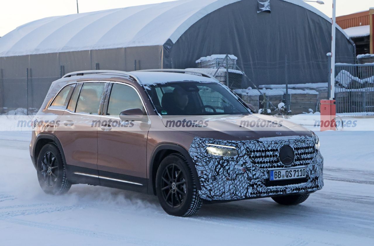 El Mercedes GLB Facelift descubre su nueva imagen en las pruebas de ...