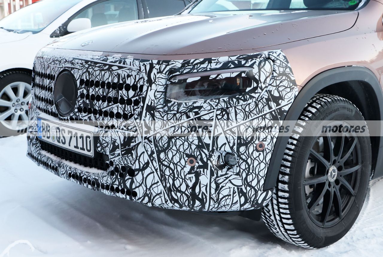 El Mercedes GLB Facelift descubre su nueva imagen en las pruebas de ...