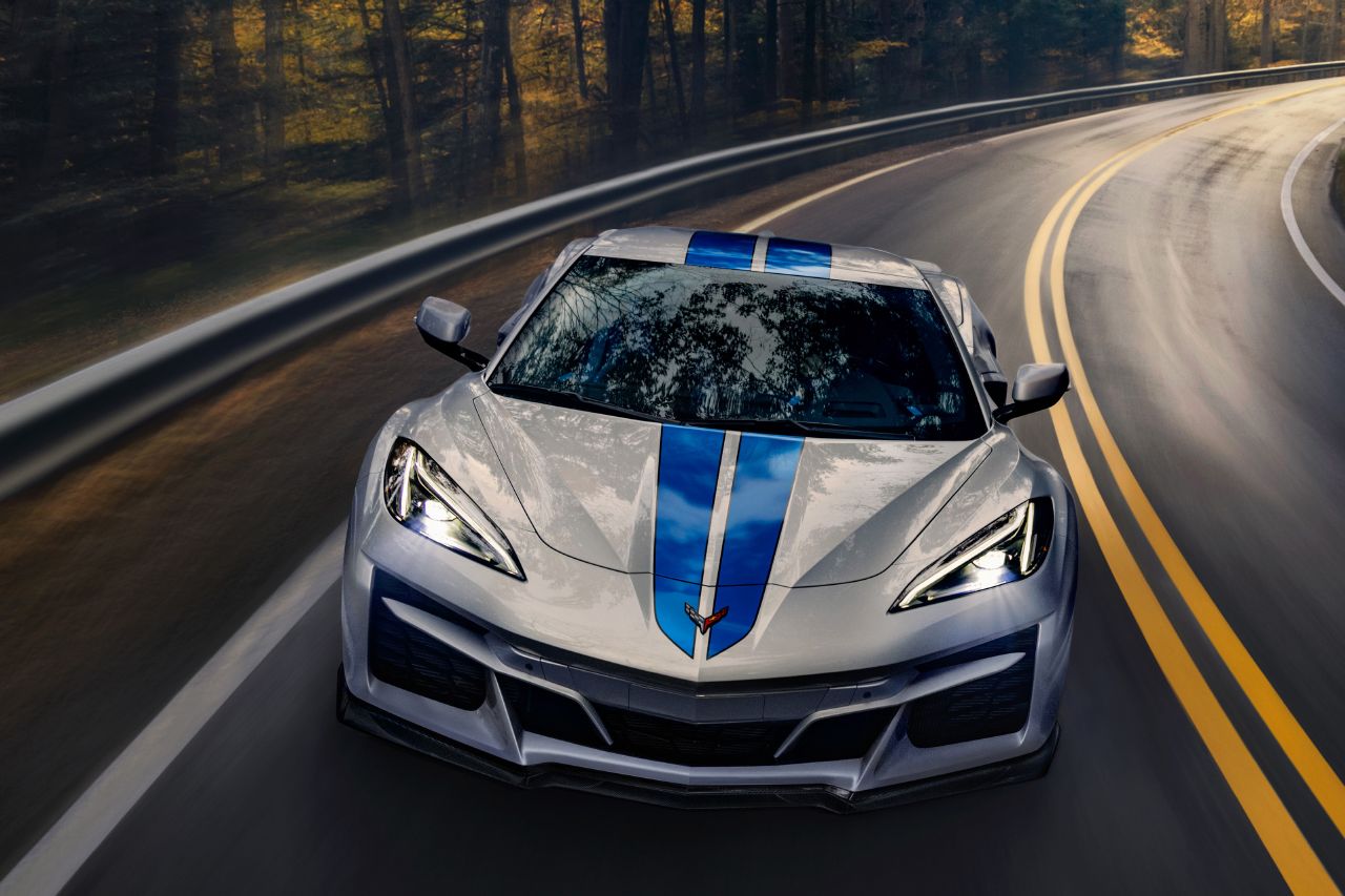 El nuevo Chevrolet Corvette E-Ray es el primer híbrido y con tracción total