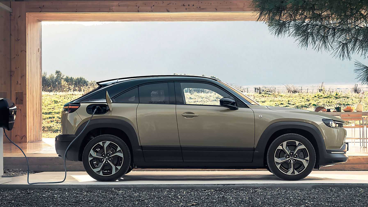 Mazda MX-30 R-EV, se presenta un nuevo SUV PHEV con hasta 115 km de autonomía eléctrica