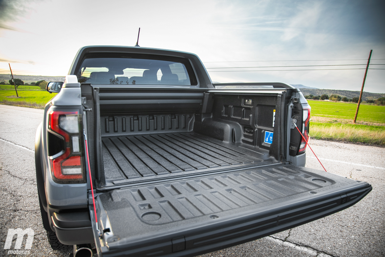 Prueba Ford Ranger Raptor 2023, la bestia ahora es más americana que nunca