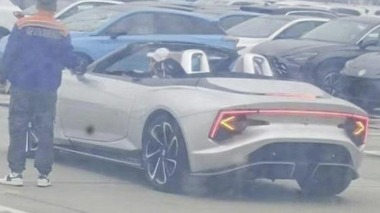 ¡Al descubierto! El primer descapotable eléctrico de MG ha sido ...