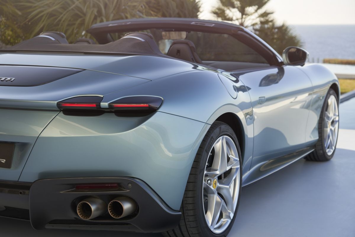 Ferrari presenta el Roma Spider, un Cabrio con un diseño sofisticado y ...