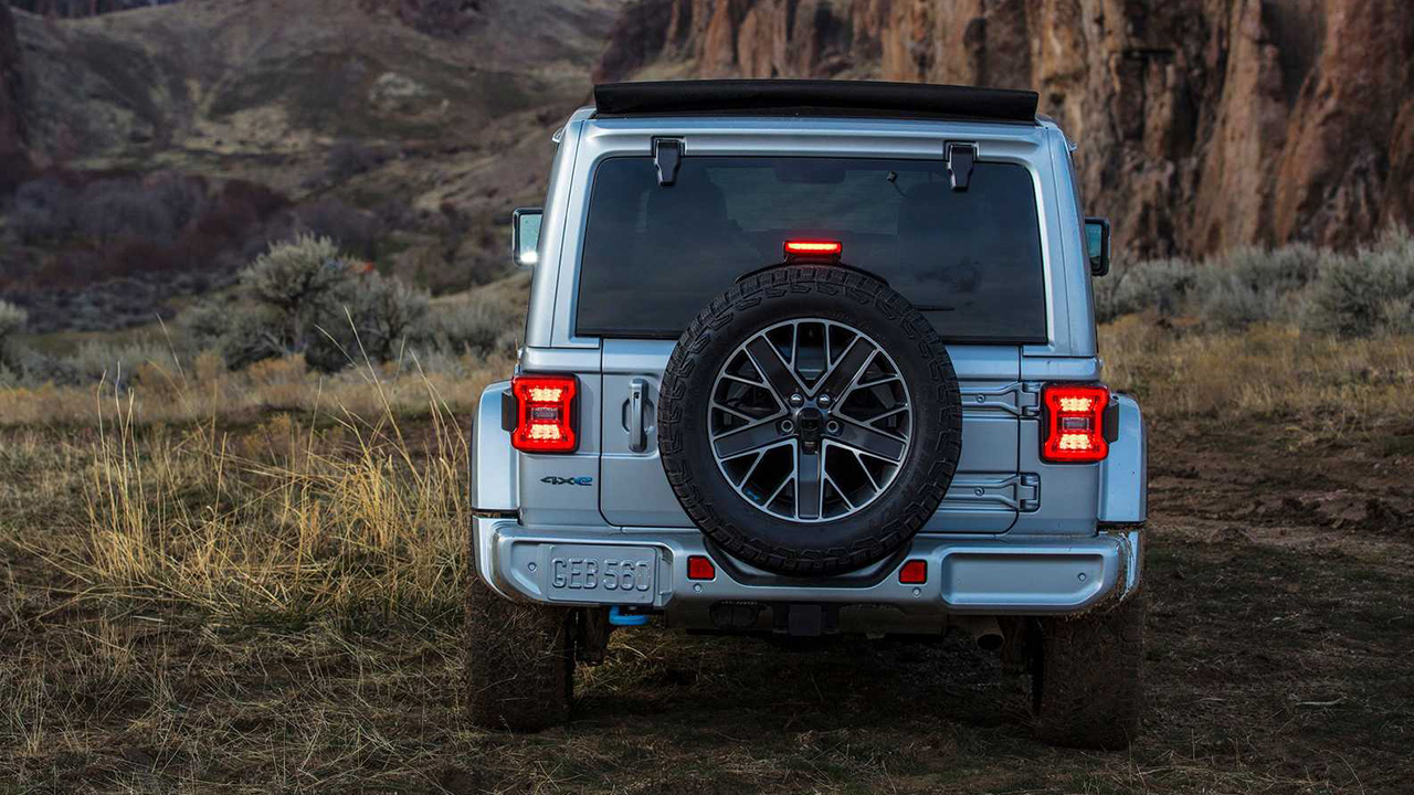 Desvelado el nuevo Jeep Wrangler 2023, un 4x4 más tecnológico con un renovado diseño exterior