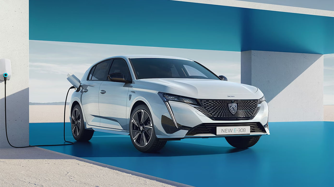 Precio y equipamiento del nuevo Peugeot e-308, el compacto eléctrico se ...