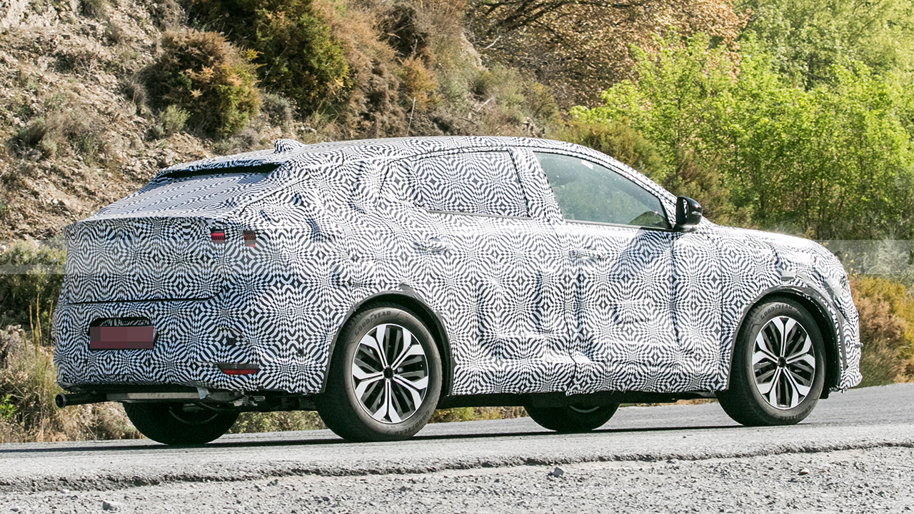 Más lujoso y grande que el Arkana, cazado el nuevo Renault Rafale: el ...