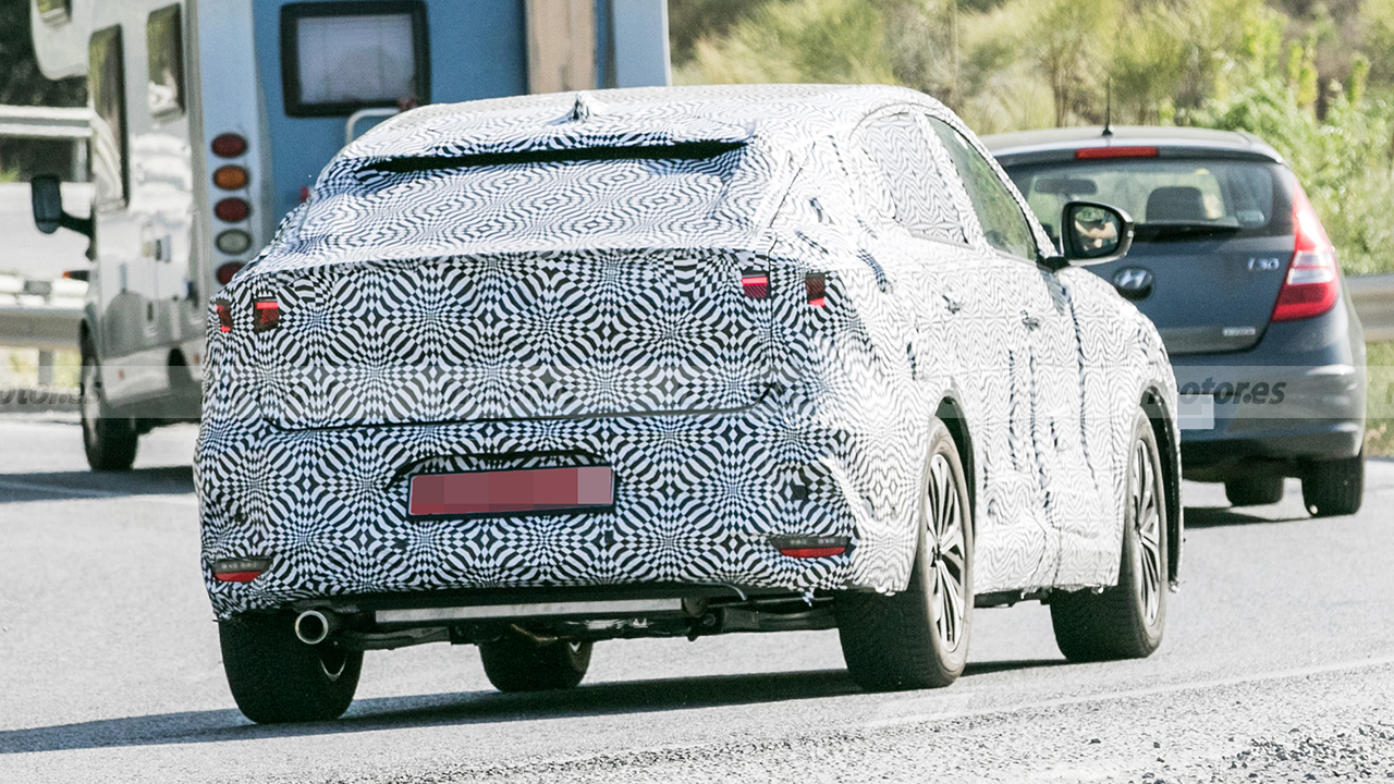 Más lujoso y grande que el Arkana, cazado el nuevo Renault Rafale: el ...