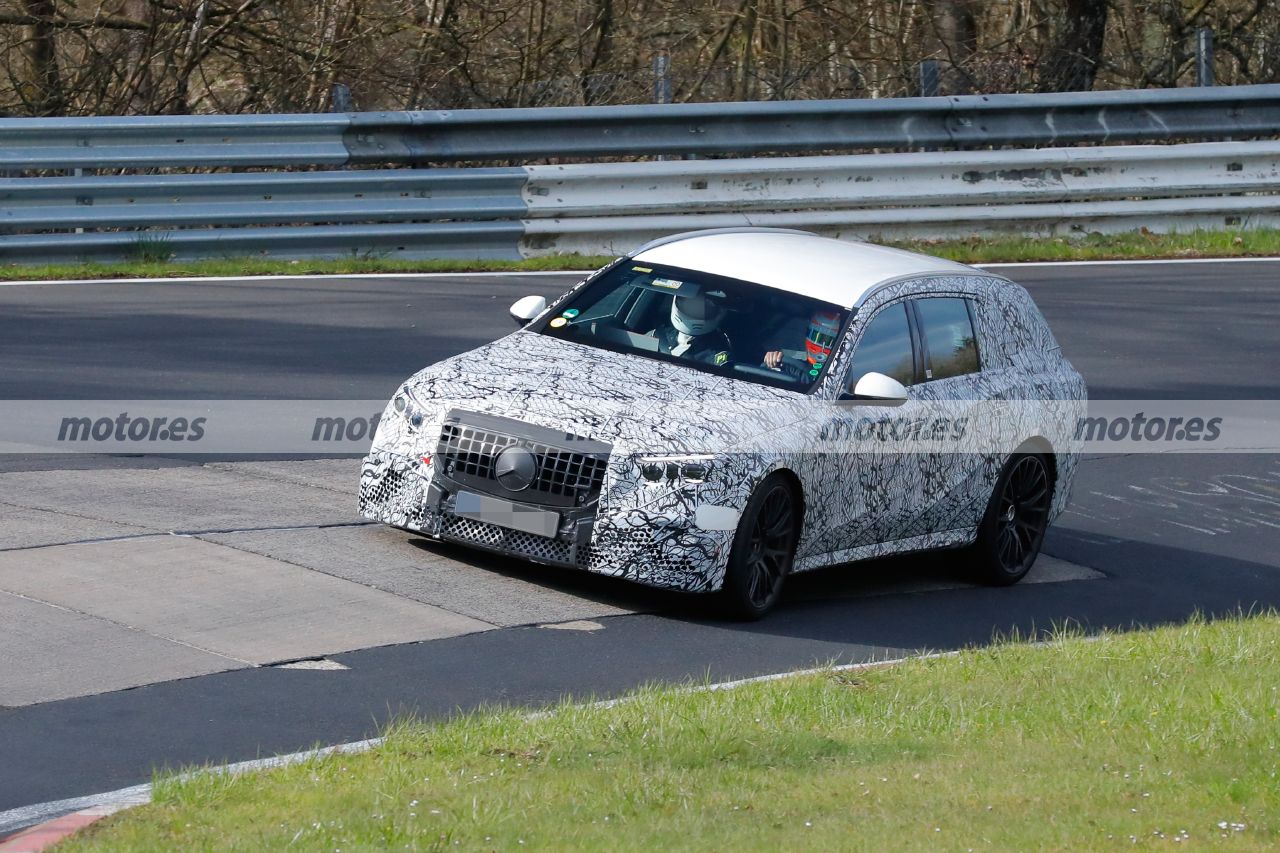 El Nuevo Mercedes Amg E 53 Berlina Revela Interesantes Detalles En