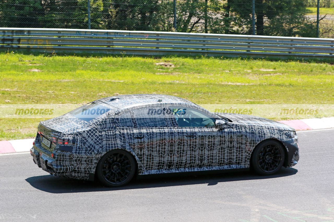 El nuevo BMW M5 PHEV vuelve a sus pruebas en Nürburgring más agresivo y ...