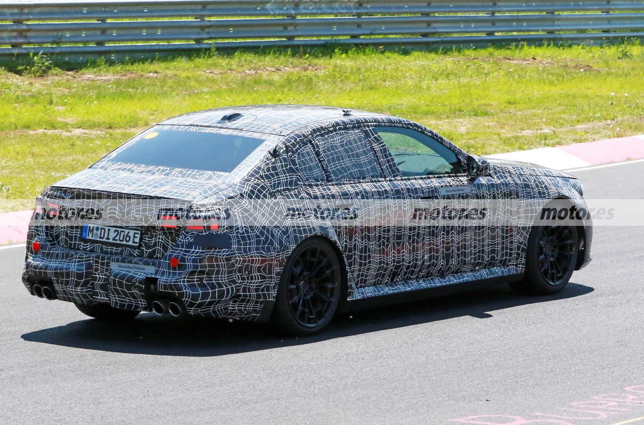 El nuevo BMW M5 PHEV vuelve a sus pruebas en Nürburgring más agresivo y ...