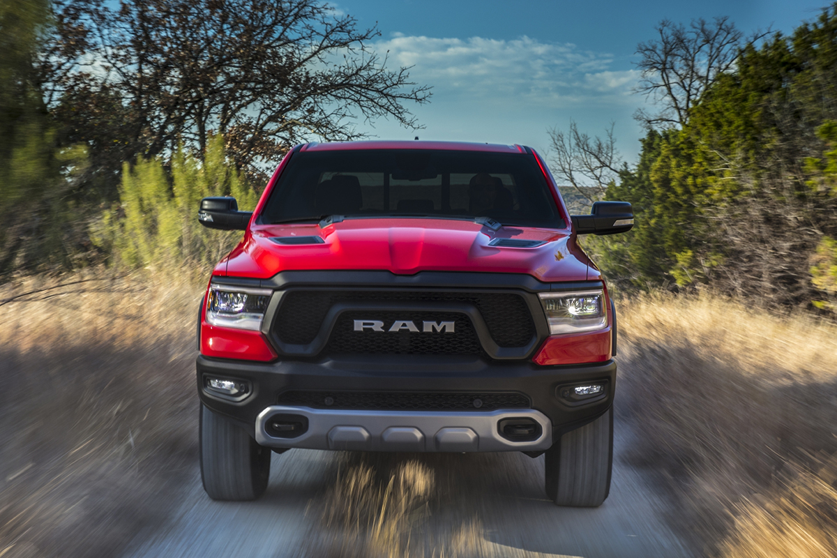 El RAM 1500 estrena una nueva versión de gasolina MHEV con más de 300 ...