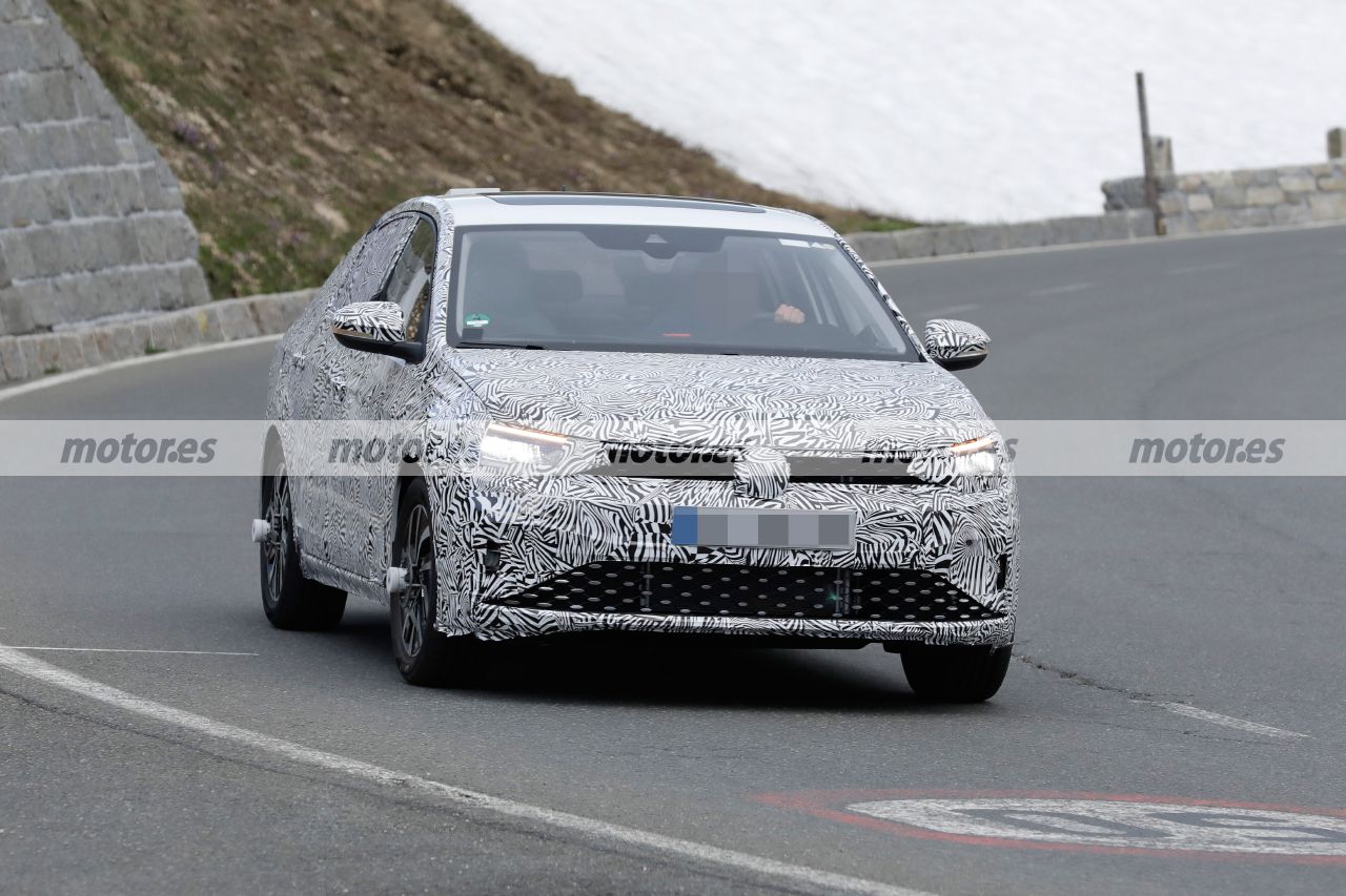 La nueva generación del Volkswagen Sagitar aparece por primera vez en ...