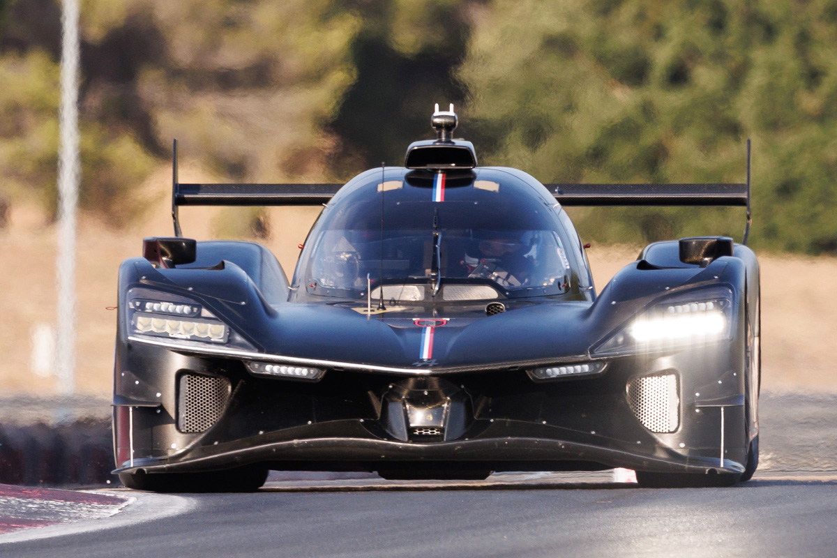 El Alpine A424_β LMDh completa su primer test en pista en el circuito ...