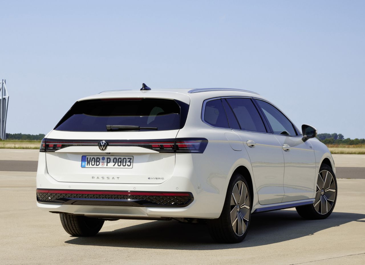 Llega el nuevo Volkswagen Passat 2024, el familiar alemán estrena ...