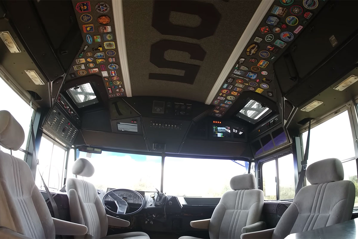 Transforma un autobús escolar en una espectacular Camper al más puro ...