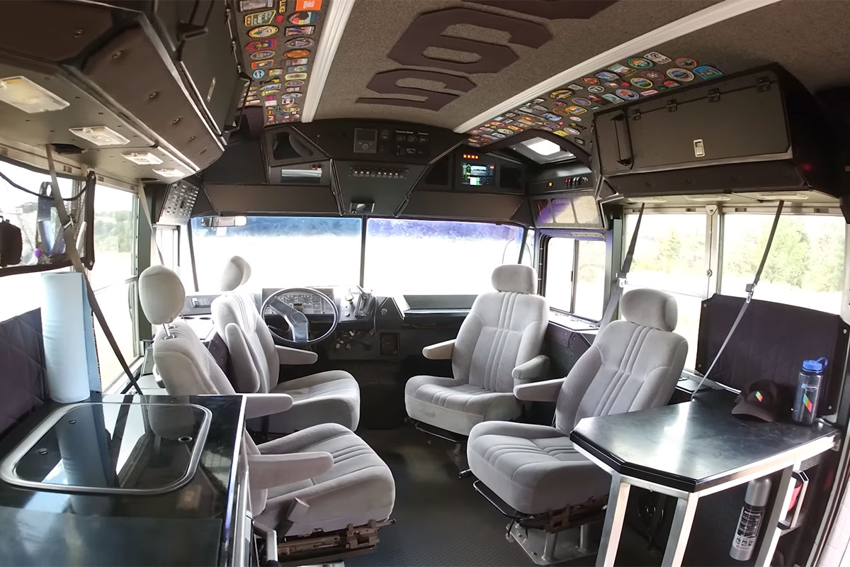 Transforma un autobús escolar en una espectacular Camper al más puro ...