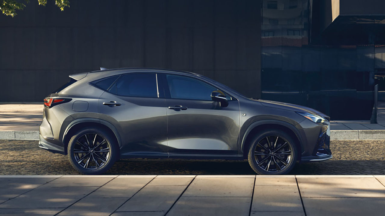 El Lexus NX estrena la gama 2024 con el nuevo acabado Premium y otras ...
