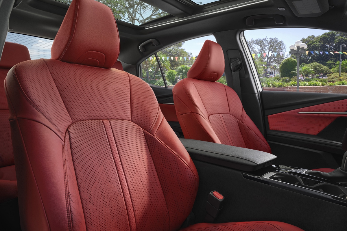 Toyota presenta la novena generación del Camry, la berlina híbrida japonesa se renueva por completo