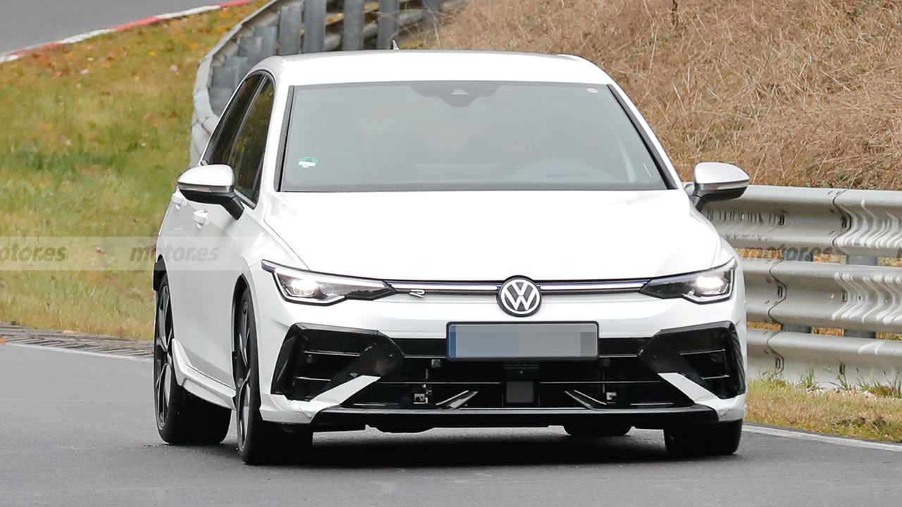 El nuevo Volkswagen Golf R 2024, modelo Variant incluido, es fotografiado por primera vez... ¡y ...