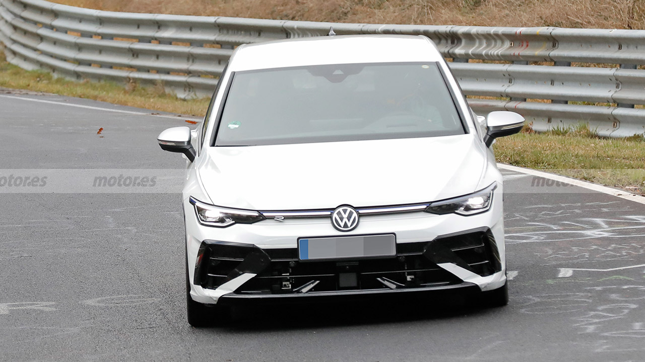 El nuevo Volkswagen Golf R 2024, modelo Variant incluido, es fotografiado por primera vez... ¡y ...