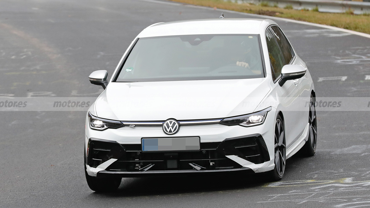 El nuevo Volkswagen Golf R 2024, modelo Variant incluido, es fotografiado por primera vez... ¡y ...