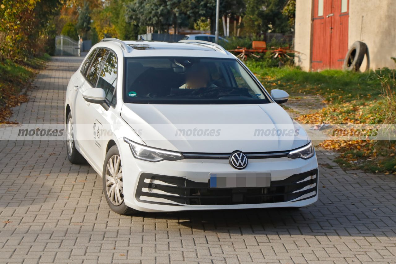 El Volkswagen Golf Variant 2024 vuelve a ser cazado en pruebas luciendo ...