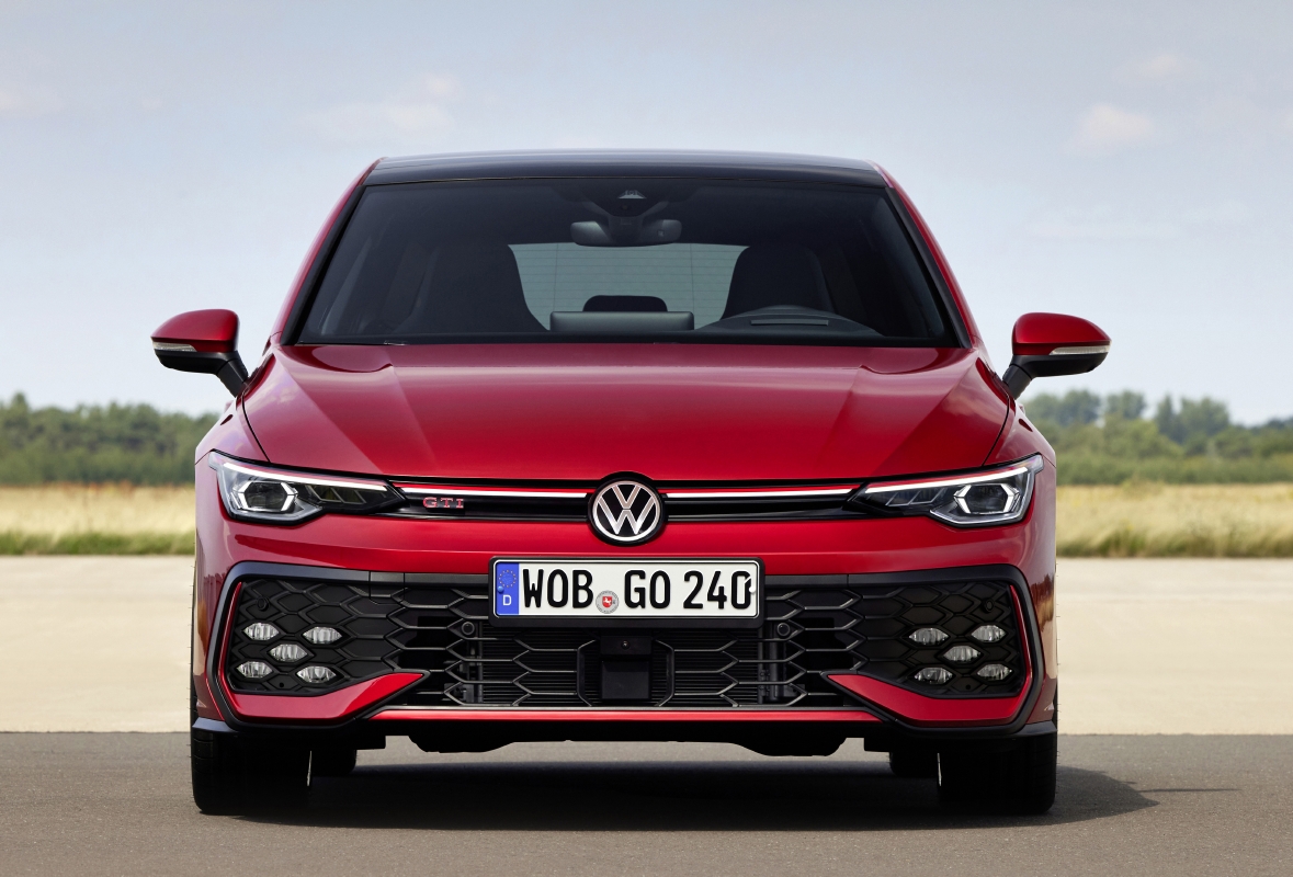 Debuta el revisado Volkswagen Golf GTI, el famoso compacto deportivo estrena imagen, tecnologías ...