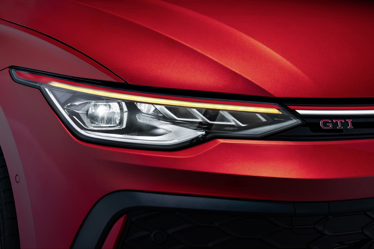 Debuta el revisado Volkswagen Golf GTI, el famoso compacto deportivo estrena imagen, tecnologías ...