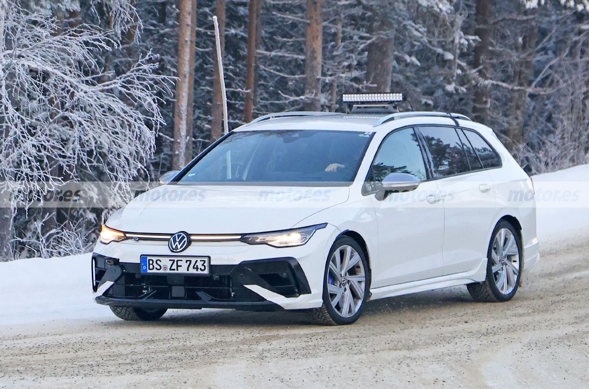 El renovado Volkswagen Golf R Variant exhibe su nuevo diseño en las ...