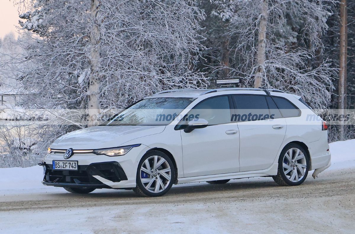 El renovado Volkswagen Golf R Variant exhibe su nuevo diseño en las ...