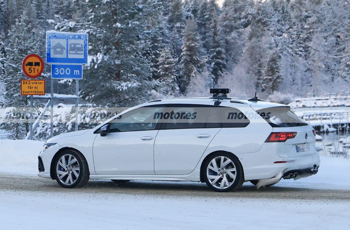 El renovado Volkswagen Golf R Variant exhibe su nuevo diseño en las ...