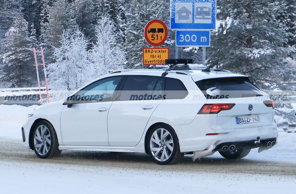 El renovado Volkswagen Golf R Variant exhibe su nuevo diseño en las ...