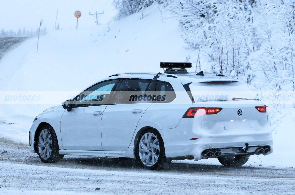 El renovado Volkswagen Golf R Variant exhibe su nuevo diseño en las ...