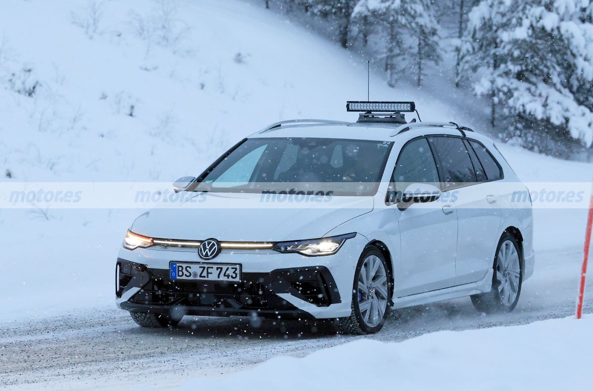 El renovado Volkswagen Golf R Variant exhibe su nuevo diseño en las ...