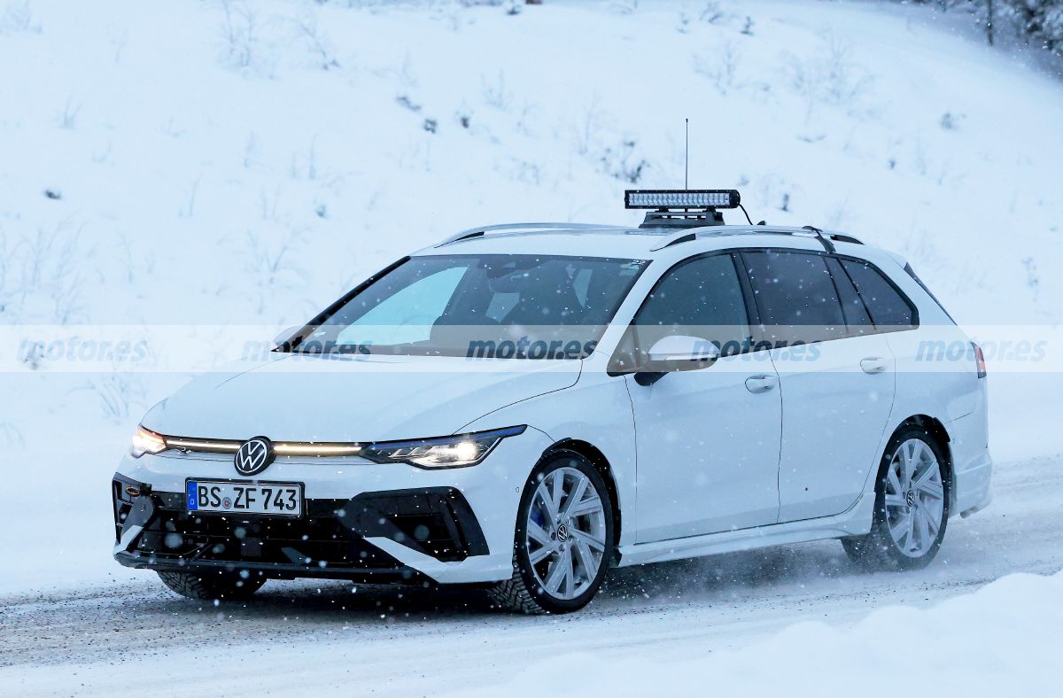 El renovado Volkswagen Golf R Variant exhibe su nuevo diseño en las ...