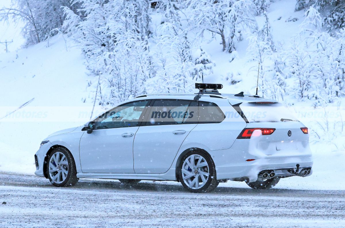 El renovado Volkswagen Golf R Variant exhibe su nuevo diseño en las ...