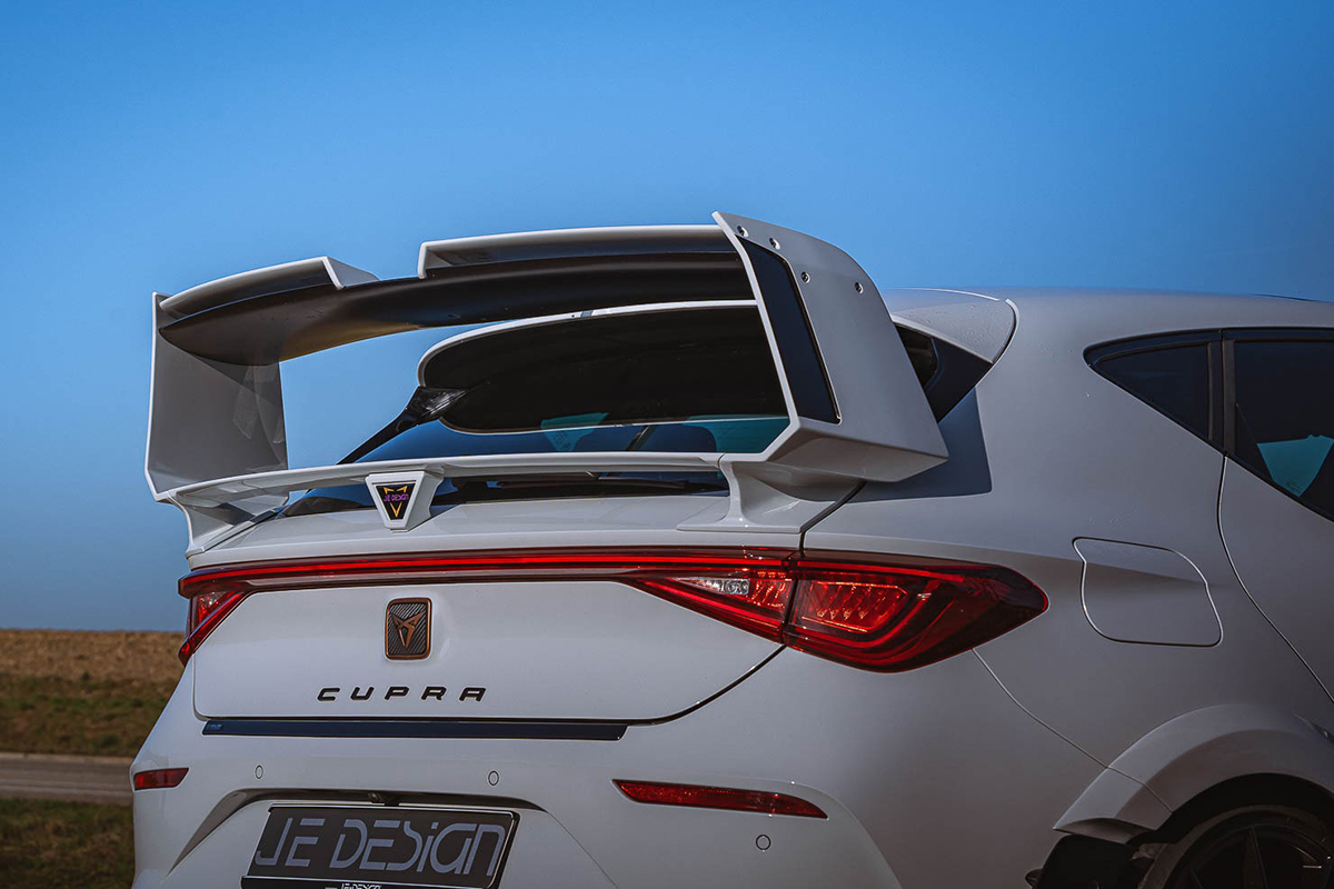 ¿Tienes un CUPRA León y quieres más agresividad? Este kit de JE Design ...