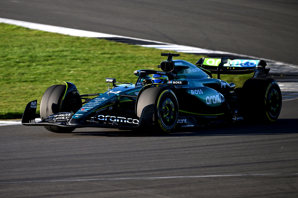 Las fotos del debut de Fernando Alonso con el Aston Martin AMR24 F1