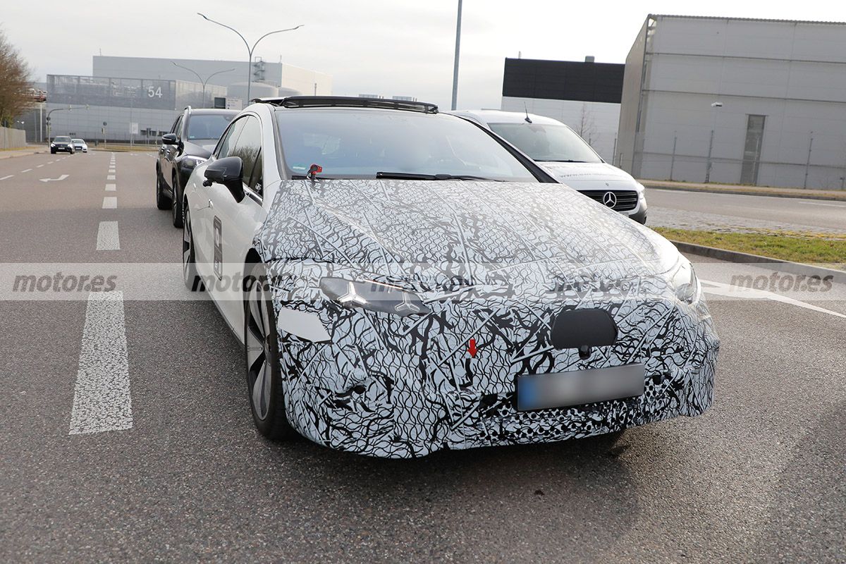 El lujoso Mercedes EQS afronta un facelift cargado de novedades para no ...