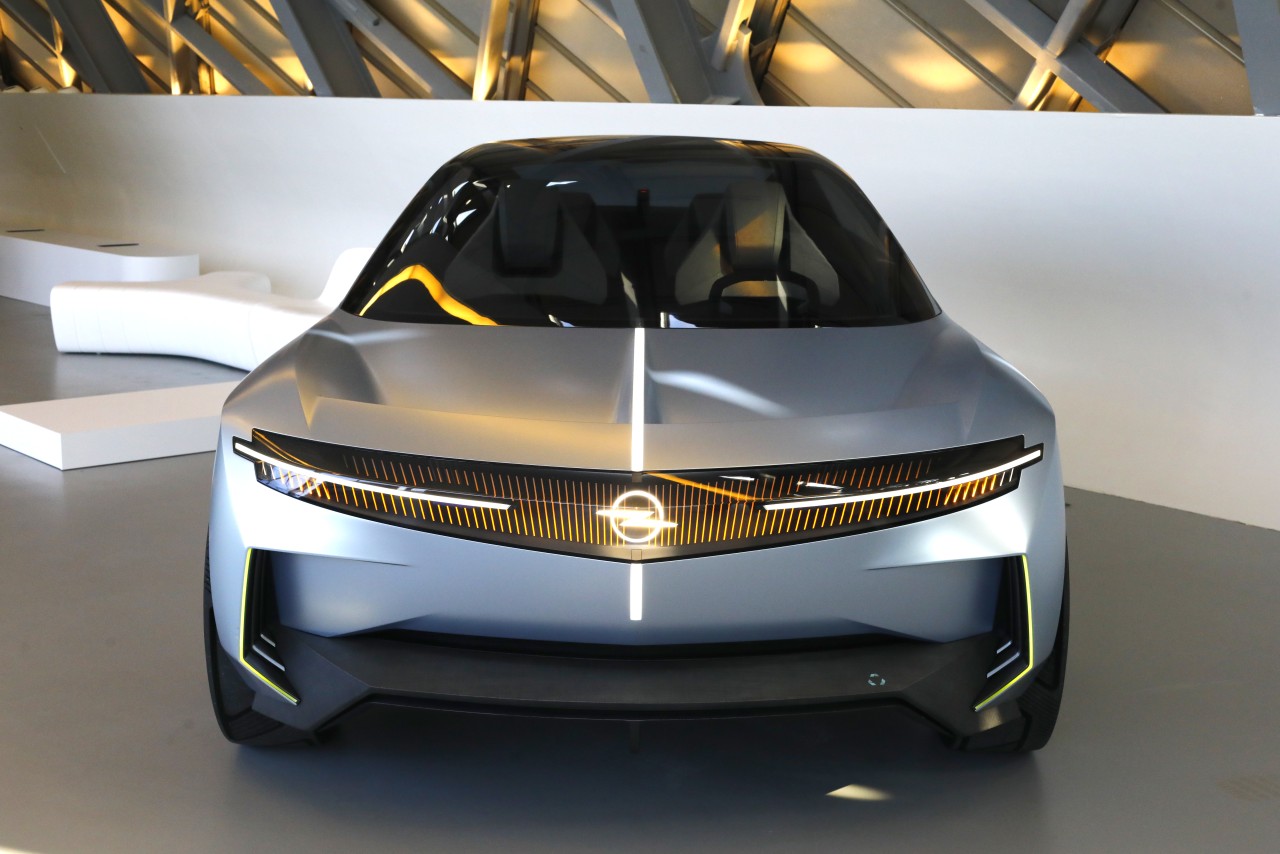 El Opel Experimental llega a España y transformará la marca alemana ...